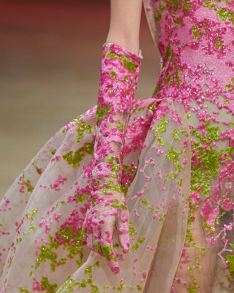 Fashion gloves: the latest fashion accessory off th runway - The Blonde ...